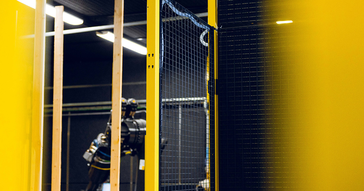 Guide for using fixed machine guards for machine safety